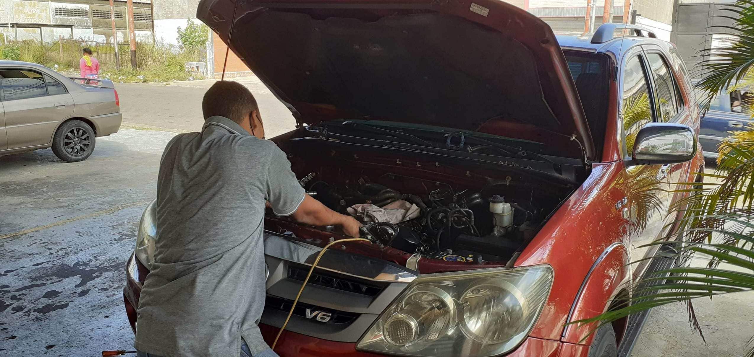 De 200 a 800 dólares puede costar reparar el motor de un vehículo