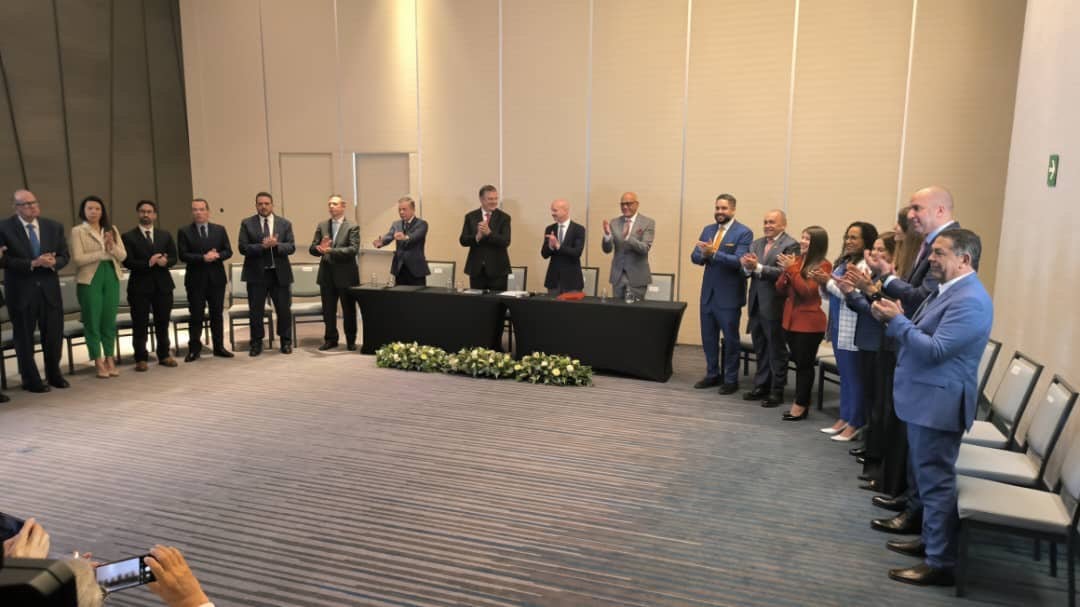 Maduro y la Plataforma Unitaria sellaron Segundo Acuerdo Parcial