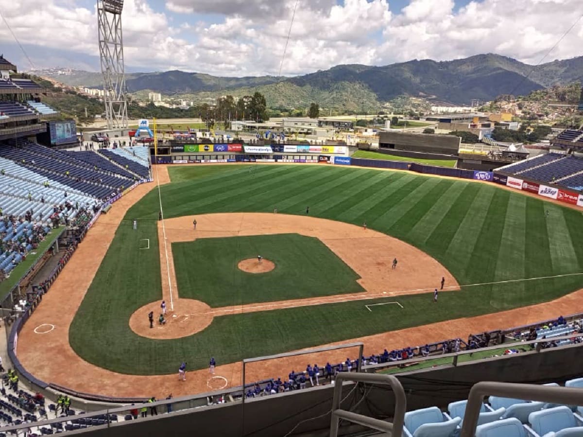 Rampas y subidas agotan a fanáticos que en estadio Monumental