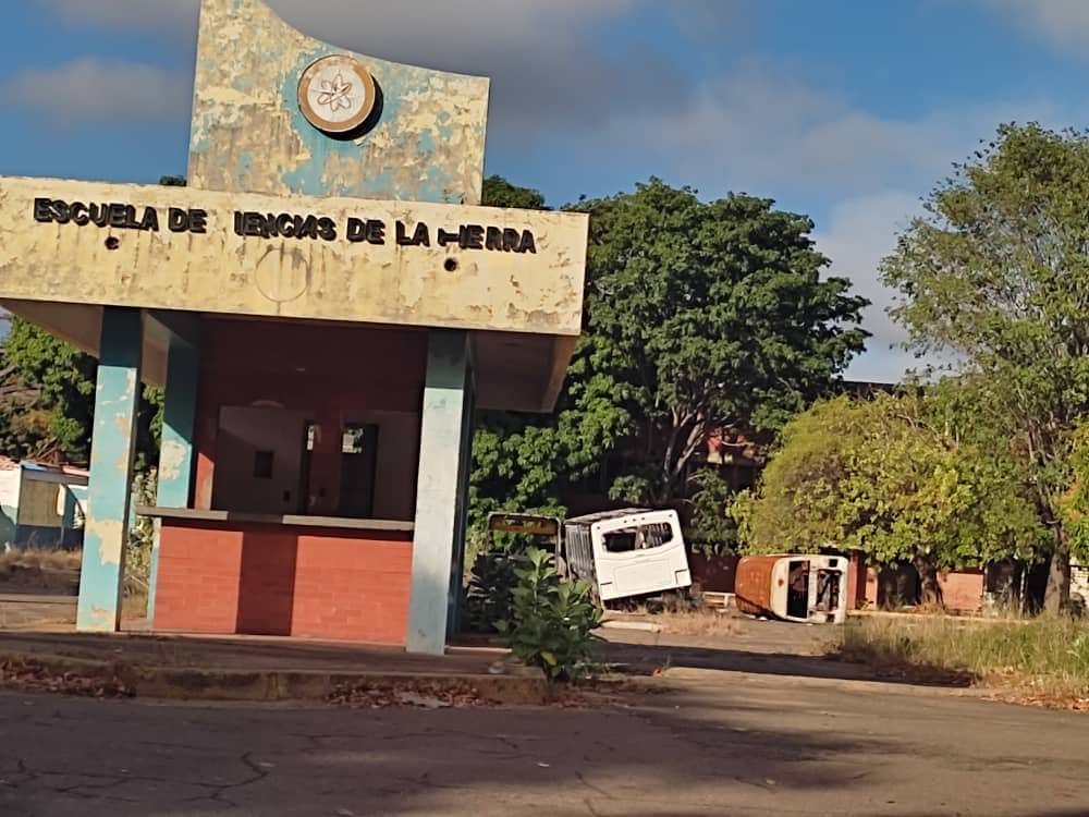 La ausencia de transporte desvía a los estudiantes de las aulas de la UDO