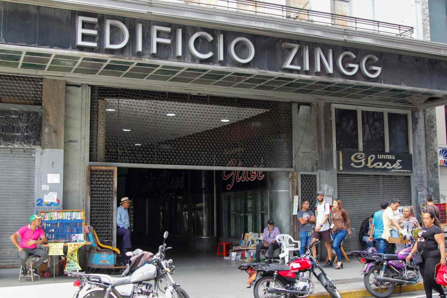 En el Pasaje Zingg se rehúsan a quedar en el pasado